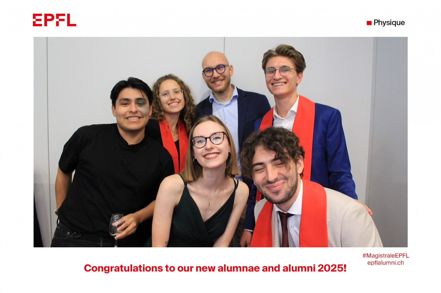 Physics Class of 2025 Photobooth | EPFL Alumni