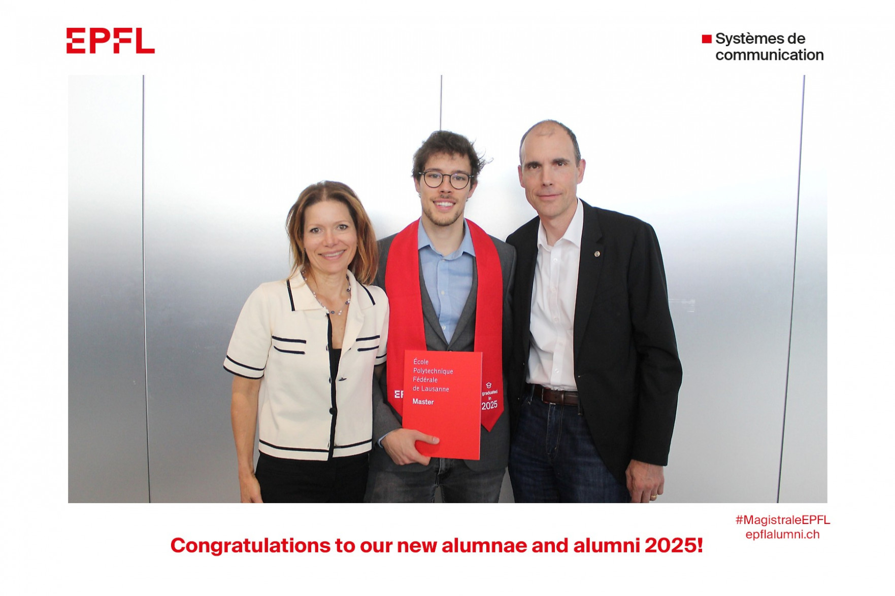 Communication Systems Class of 2025 Photobooth | EPFL Alumni
